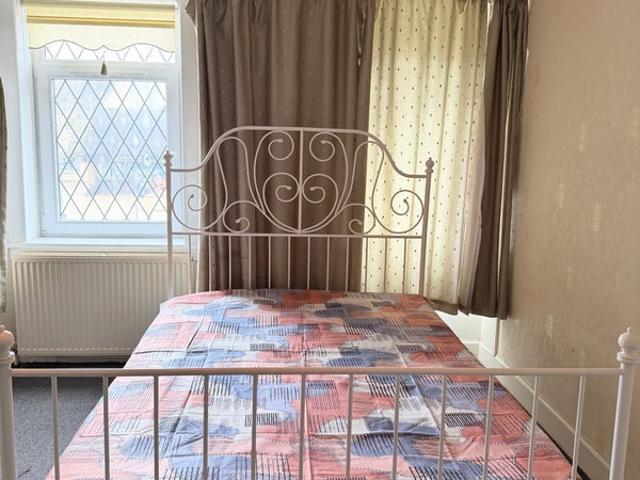 Room at Main Street, West Calder
