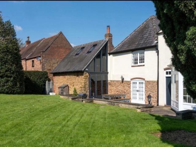 Room at Main Road, Broxtowe