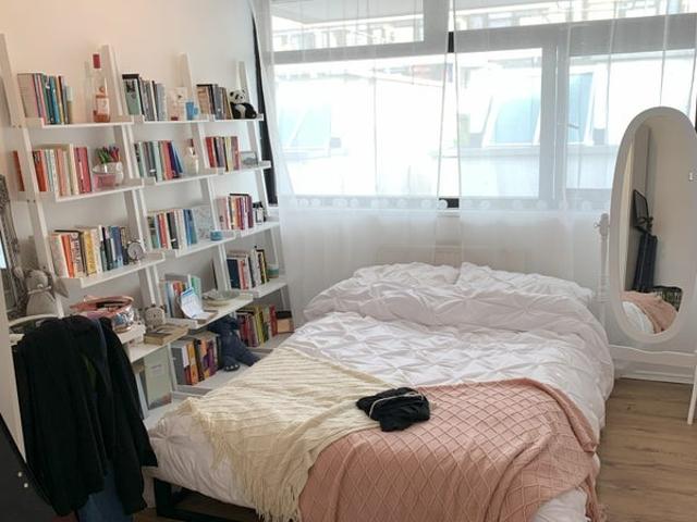 Room at Maiden Lane, Greater London