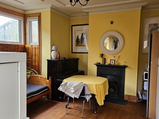 Room at Maidstone Road, Greater London