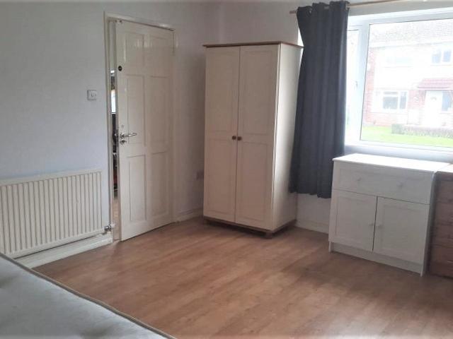Room at Maisemore, Wapley