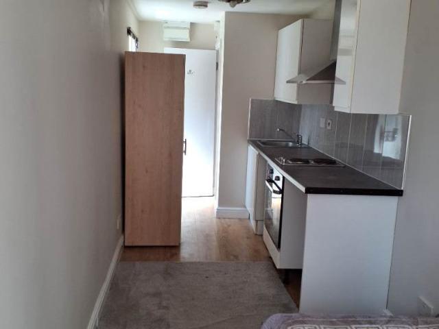 Room at Maitland Yard, Greater London