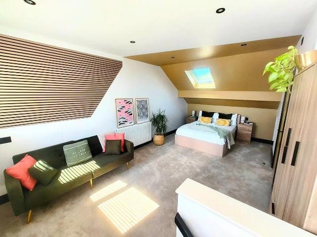 Room at Major Road, Cardiff