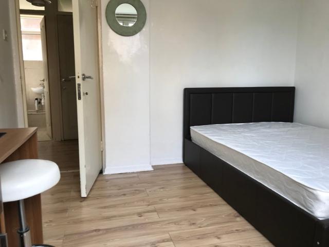 Room at Major Road, Greater London