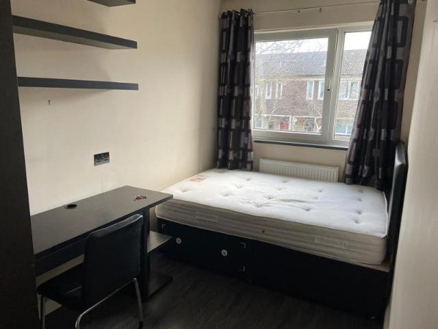 Room at Malmesbury Road, Greater London