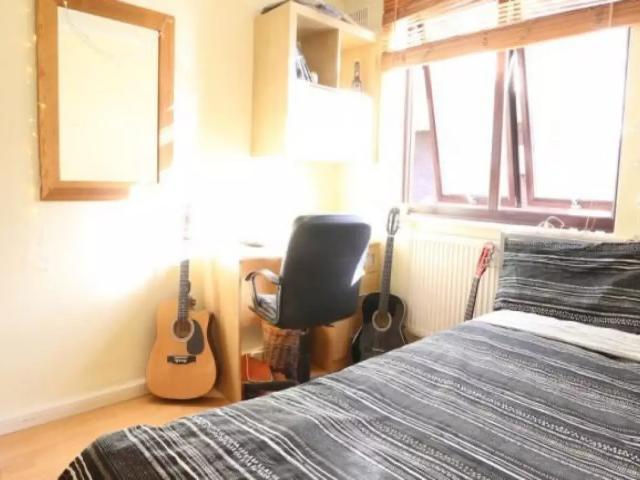 Apartment at Malmesbury Road, Greater London