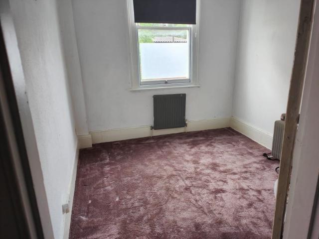 Room at Malcolm Road, Greater London