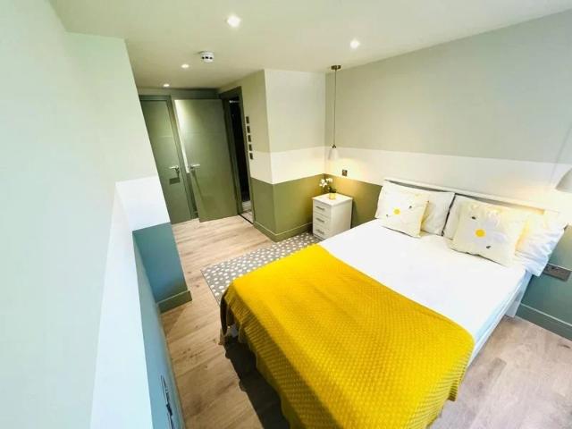 Room at Malpas Road, Greater London