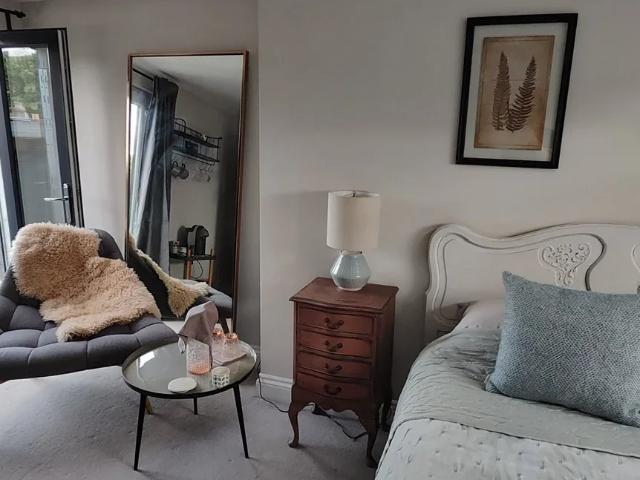 Room at Malvern Road, Greater London