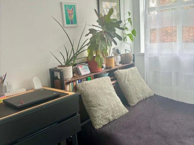 Room at Malvern Way, Greater London