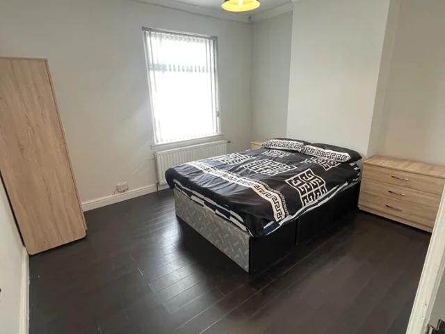 Room at Manor Farm Road, Birmingham