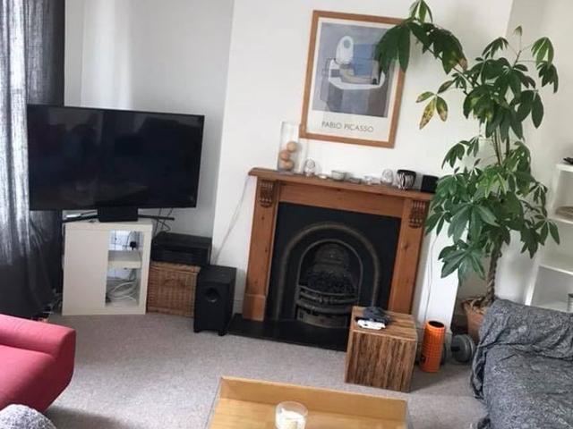 Room at Manor Gardens, Greater London