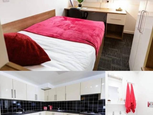 Room at Manor Gardens, Greater London