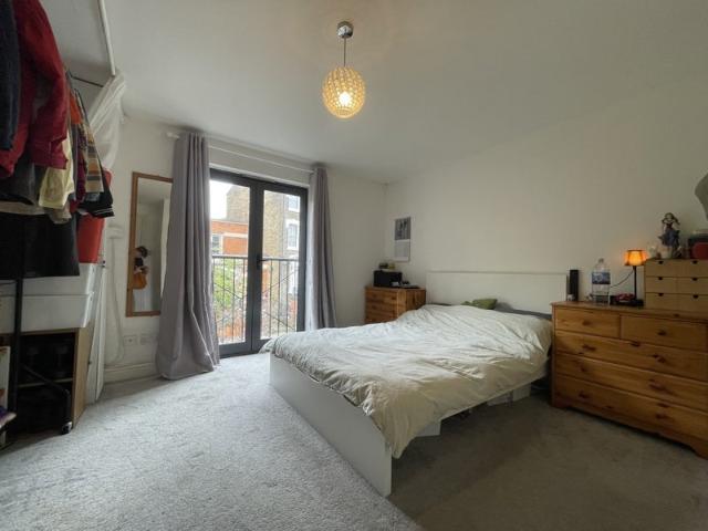 Room at Manor Gardens, Greater London