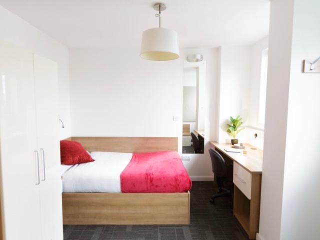 Room at Manor Gardens, Greater London