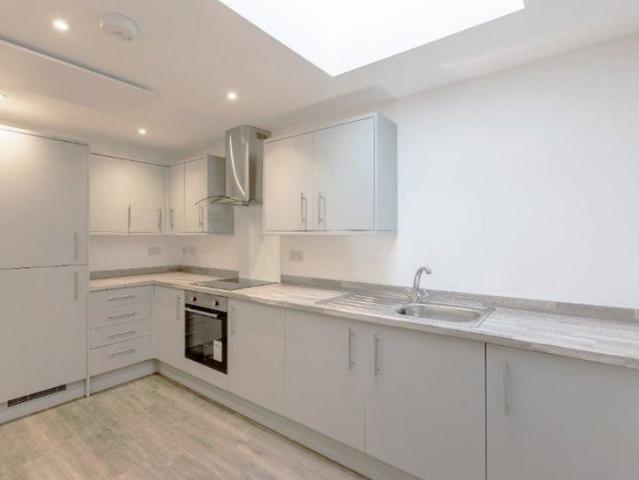 Room at Manor Grove, Wakefield