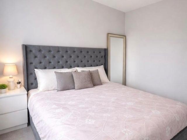Room at Manor Park, Houghton Regis