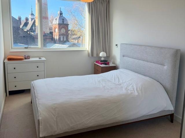 Room at Manor Place, Greater London