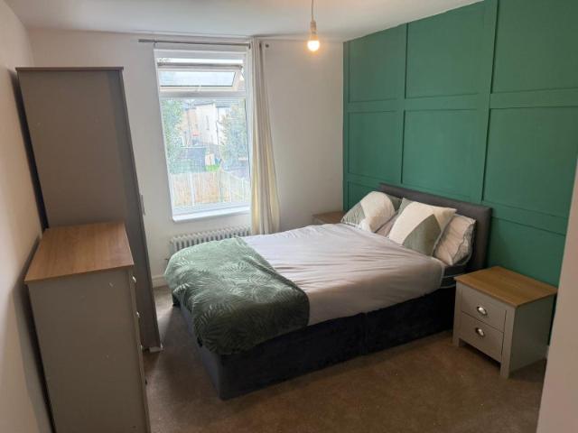 Room at Manor Road, Chelmsford