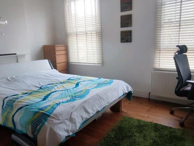 Room at Manor Road, Greater London