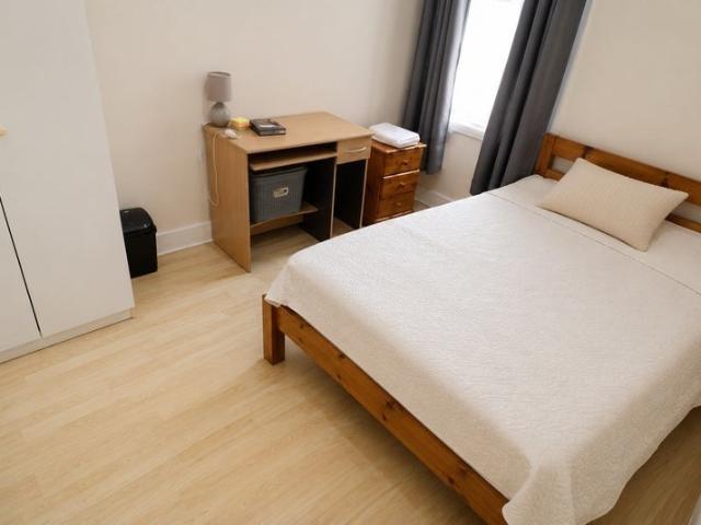 Room at Manor Road, Greater London