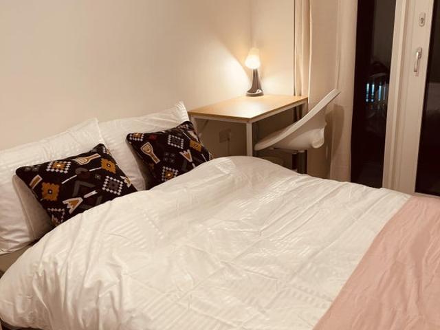 Room at Manor Road, Greater London
