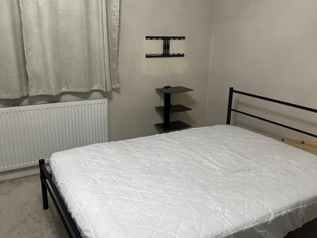 Room at Manor Road, Greater London