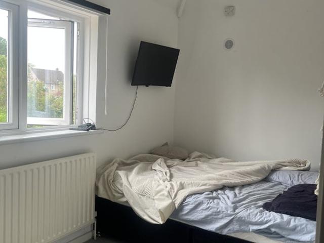 Room at Manor Road, Harlow