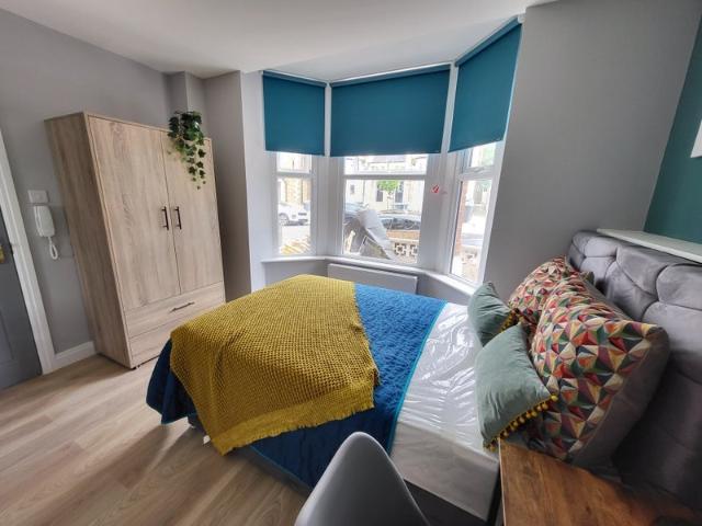 Room at Manchester Road, Greater London