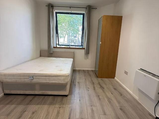 Room at Manchester Road, Greater London