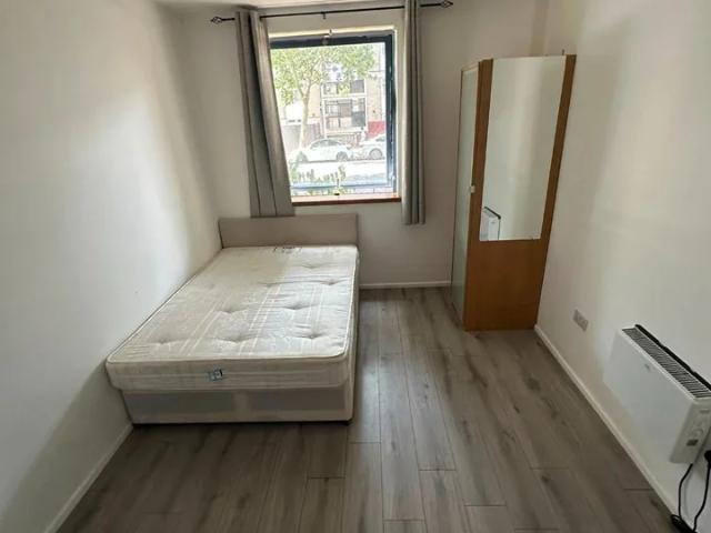 Room at Manchester Road, Greater London