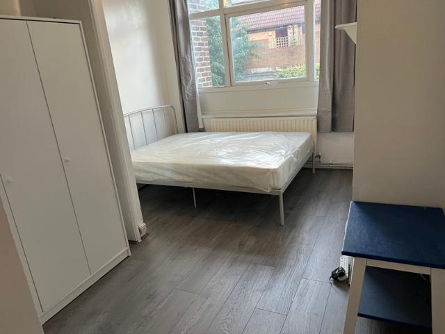 Room at Manchester Road, Greater London