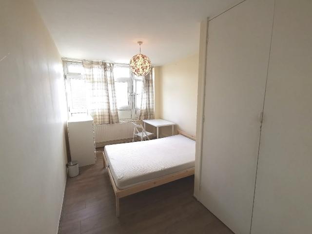 Room at Manchester Road, Greater London