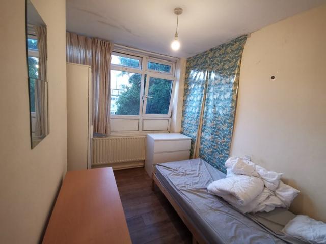 Room at Manchester Road, Greater London