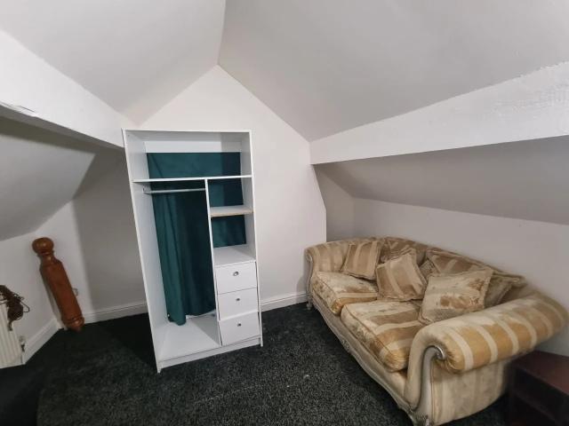 Room at Manchester Road, Kirklees