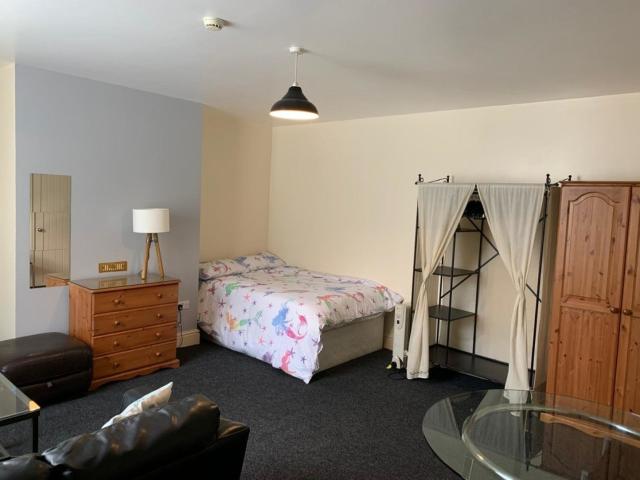 Room at Manchester Road, Kirklees