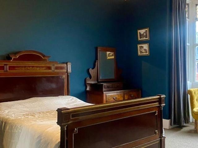 Room at Manchester Road, Radcliffe