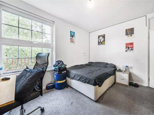 Room at Manciple Street, Greater London