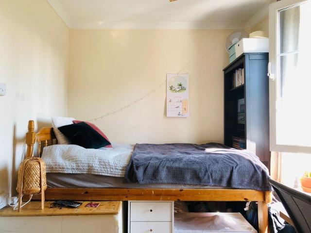 Room at Manciple Street, Greater London