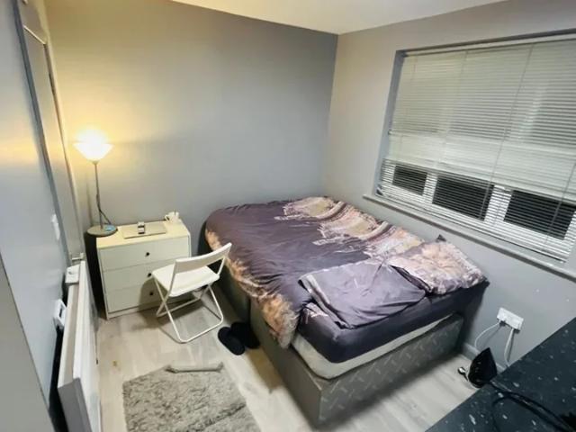 Room at Mandeville Road, Greater London