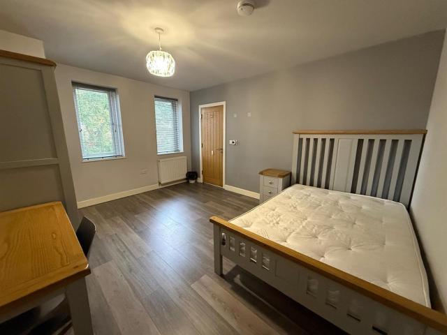 Room at Mansfield Road, Mansfield Woodhouse