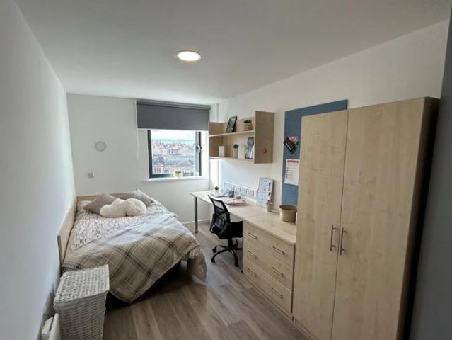 Room at Mansfield Road, Nottingham