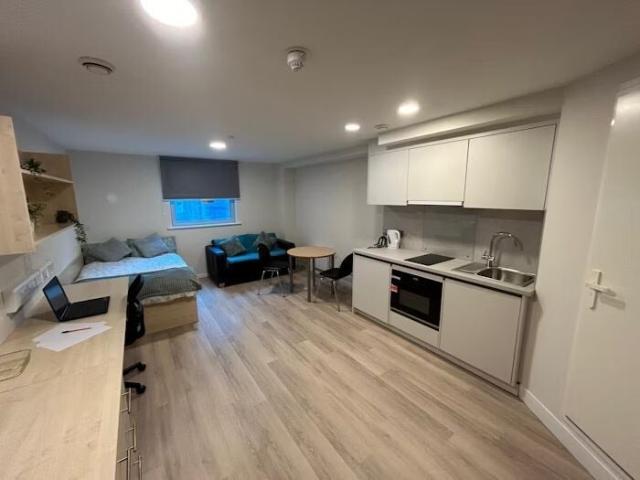 Room at Mansfield Road, Nottingham