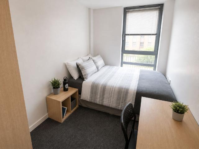 Room at Mansfield Road, Nottingham