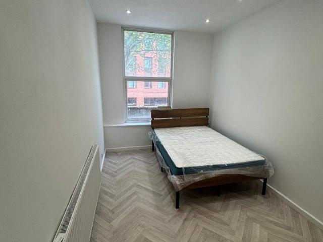 Room at Mansfield Road, Nottingham