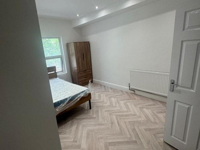 Room at Mansfield Road, Nottingham