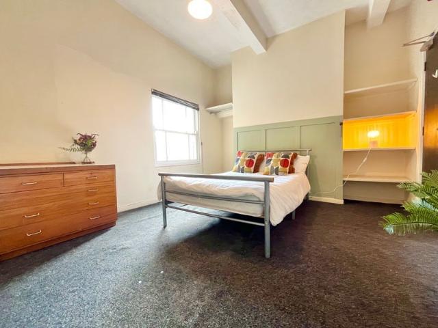 Room at Mansfield Road, Nottingham