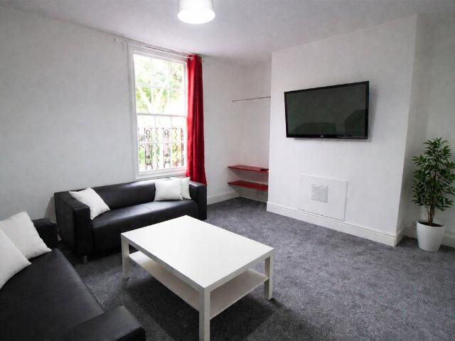 Room at Mansfield Road, Nottingham
