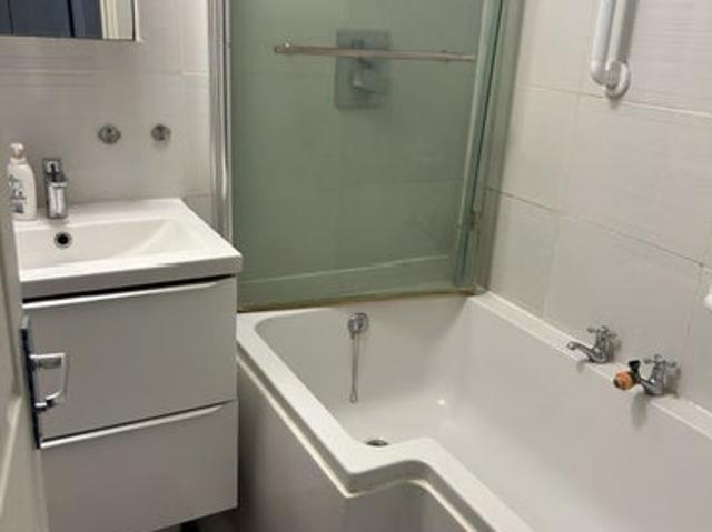 Room at Mansfield Road, Greater London