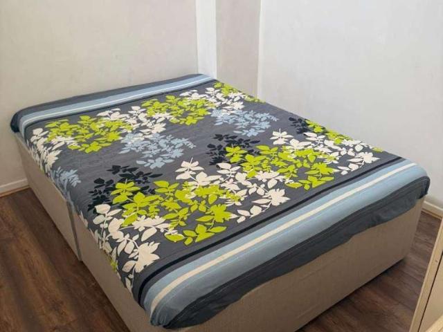 Room at Mansfield Road, Greater London